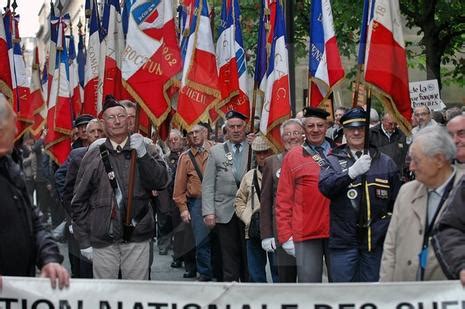 Manifestation des anciens combattants A N C A C À Voir
