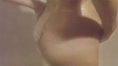 Naked Ulrike Maas in La petite étrangère