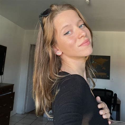 Noelia Noelia S Threads Say More