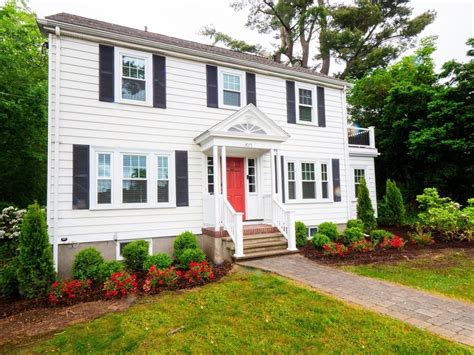 2075 Beacon St Waban Ma 02468 House Rental In Waban Ma