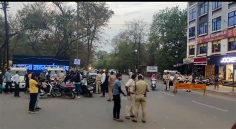 Traffic And Kotwali Police Caught 72 Vehicles In Joint Checking