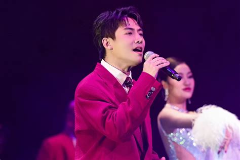 เพลงเอก เพลงเอก Added A New Photo