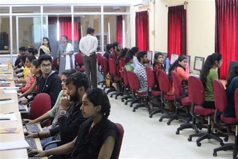 Gallery Mahajana Pg Centre