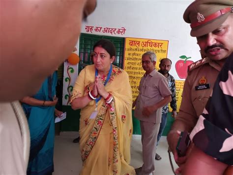 Amethi Lok Sabha Voting Took Some Time Politicians Kept Solving