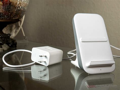 Hands On OnePlus Warp Charge Wireless Dock GSMArena Com News