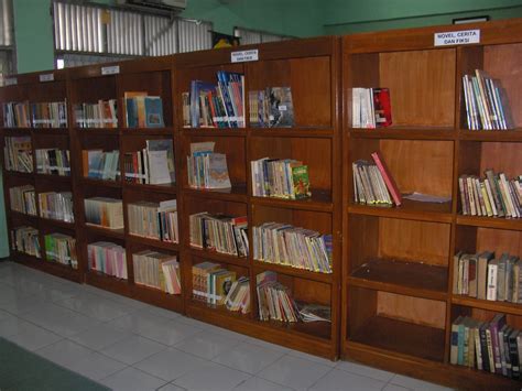 Achmad Sofyan Contoh Perpustakaan Sekolah Dengan Layout Tata Ruang Yang Tidak Nyaman