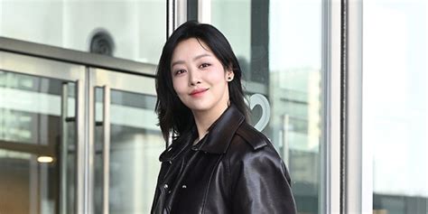 너무 예뻐 매일 데뷔 제안 명함 받은 34세 여배우의 출근룩 투데이 셀럽패션