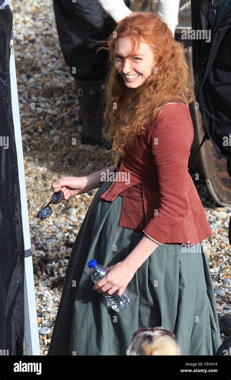 Eleanor Tomlinson Who Plays Demelza Bbc Drama Poldark Being Filmed In