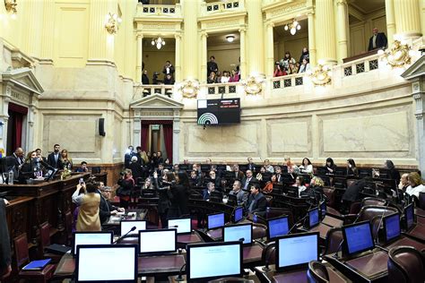 Senado Argentina on Twitter AHORA sin quorum continúan en el recinto las manifestaciones