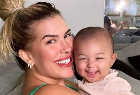 Lorena Improta Encanta Seguidores Com Clique Fofo Da Filha Portal Área Vip