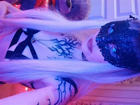 Intrigue On Xcams For A Hot Live Sex Cam Show