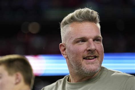 Pat Mcafee Links Up With Former Nfl Wr At Wnba Game