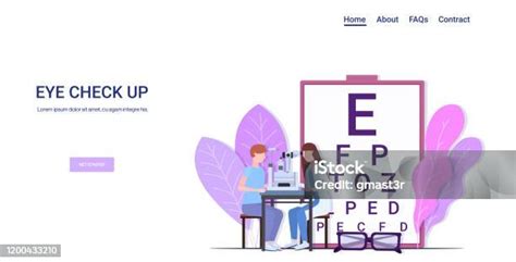 슬릿 램프 에 남성 환자의 눈 비전을 검사 하는 여자 안경사 의학 의료 개념 안과 클리닉 수평 전체 길이 복사 공간 확인 검사 보기에 대한 스톡 벡터 아트 및 기타 이미지