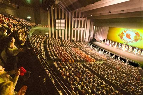 神韻圖爾周日大爆滿 副市長：演出積極向上｜大紀元時報 香港｜獨立敢言的良心媒體