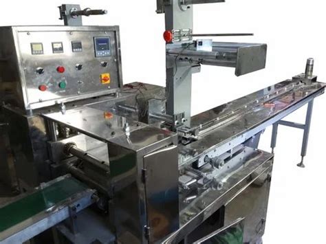 Smriti Biscuits Packaging Machine Packaging Type Center Seal