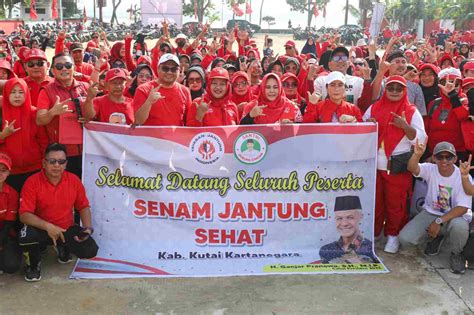 Senam Bersama Santri Ganjar Di Kutai Kartanegara Meriahkan Hari Santri