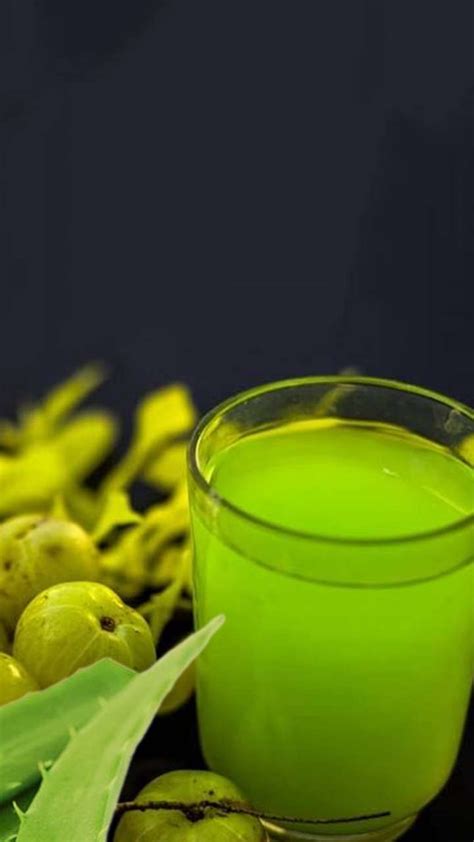 रोज आंवला जूस पीने से त्वचा को मिलते हैं कई लाभ जानें