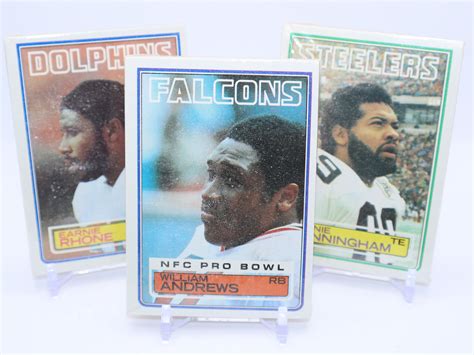 1983 Topps Football Cello Pack 12 Trading Cards And Gum Nfl Pack Shack