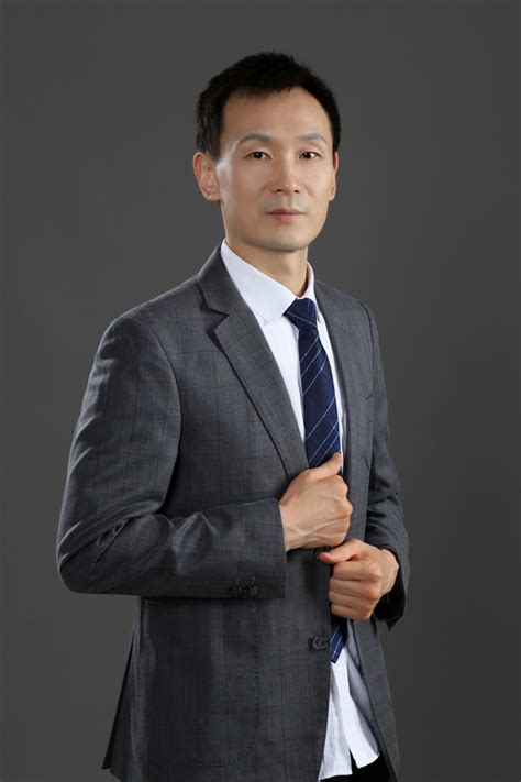 会计系易三军 经管学部