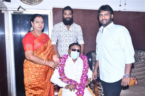 கேப்டன் விஜயகாந்தின் தற்போதைய நிலை லேட்டஸ்ட் புகைப்படங்கள்