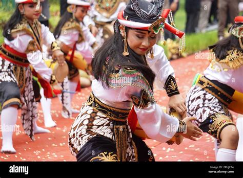 Indonesian Perform Reog Kendang In The Ceremony Of Tulungagungs