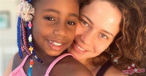 Confira os momentos mais fofos entre Leandra Leal e sua filha Júlia