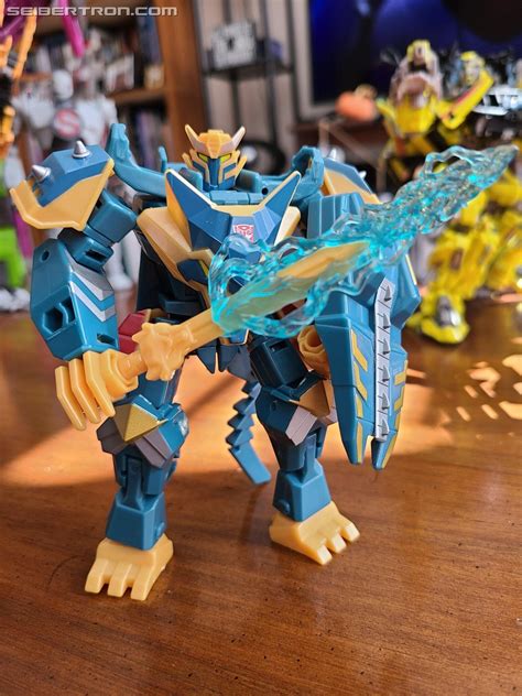 Transformers Cyberverse Skullcruncher Video Review