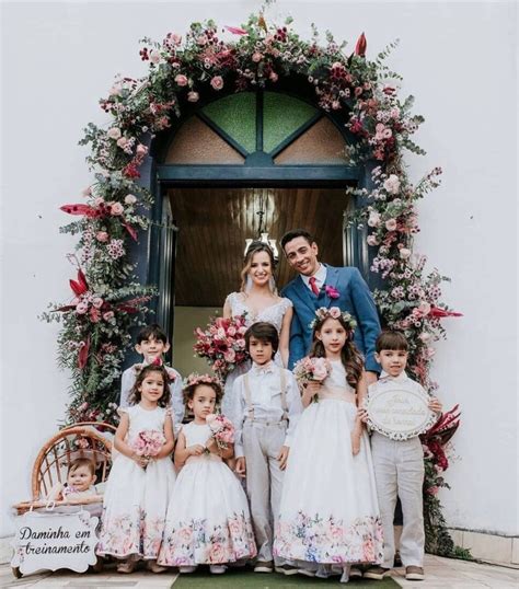 InspiraÇÕes De Vestidos Para Daminhas Dentro Do Casamento