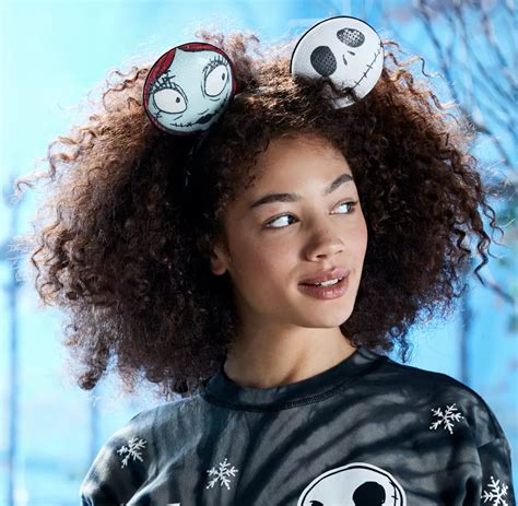 Everyone Is Going To Be Wearing Disneys New Halloween Souvenir This