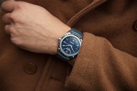 The Formex Essence Automatic Chronometer Watchbandit