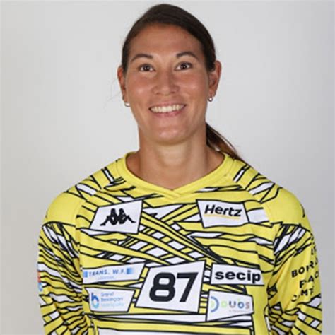 Sakura Hauge Handball Base