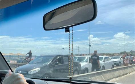 Colisão Entre Três Carros Compromete Trânsito Na Ponte Aracaju Barra
