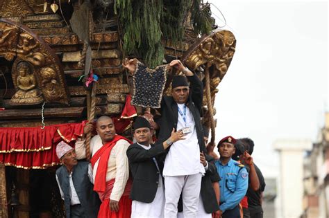 रातो मच्छिन्द्रनाथको भोटो देखाइयो तस्बिरहरू Yo Bela