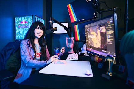 How Emiru Turned Gaming And Cosplay Into A Full Time Career