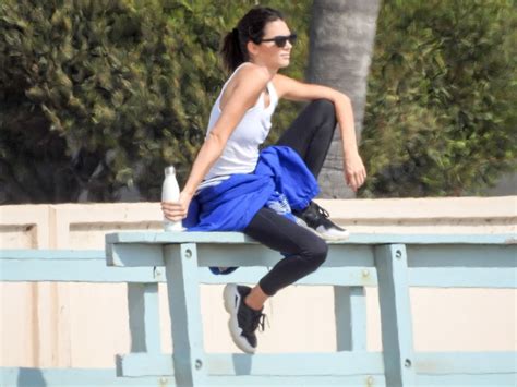 Kendall Jenner At Heal The Bay Clean Up Beaches In Malibu 10092019
