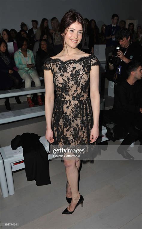 Gemma Arterton R Celebheels