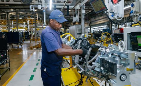 The Difference Between A Highway And A Freeway Topauto