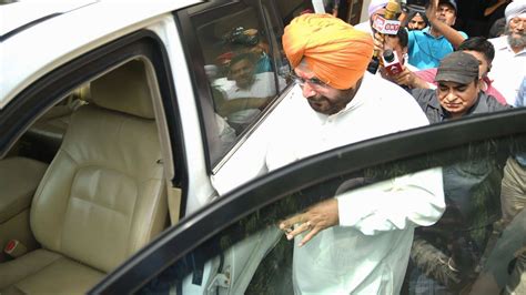 Road Rage Case Navjot Singh Sidhu Surrenders In Patiala Court Today News