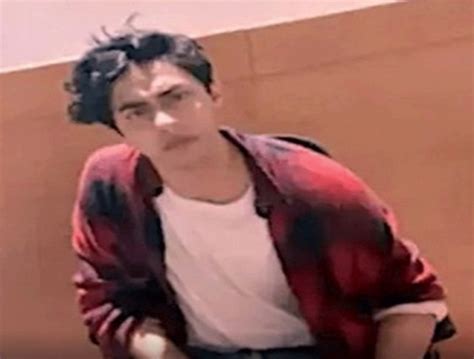 Ncb Officials Didnt Arrest Actual Accused People Report In Aryan Khan
