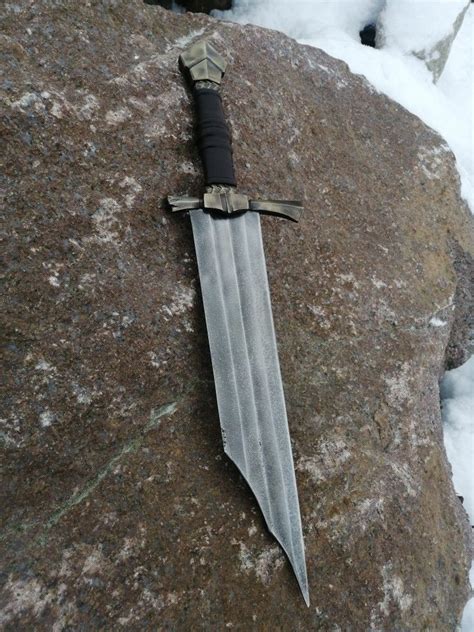 Swords And Daggers Knives And Swords Fantasy Armor Fantasy Weapons