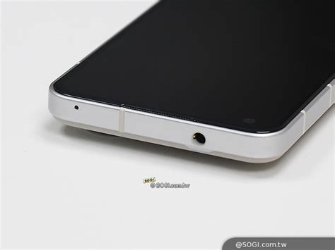 小尺寸旗艦規格手機 Asus Zenfone 9搶先開箱與跑分 Sogi 手機王
