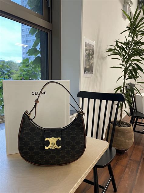 Premium 셀린느 스무스 카프스킨 아바백 Beanpod