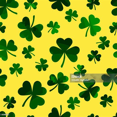 노란색 바탕에 녹색 줄무늬가 Shamrocks 벡터 완벽 한 패턴입니다 패트릭 배경입니다 성 패 트 릭의 날입니다 벡터 일러스트 레이 션 3월에 대한 스톡 벡터 아트 및