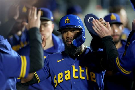 Top 10 Landing Spots for Mariners OF Teoscar Hernández in MLB Free Agency
