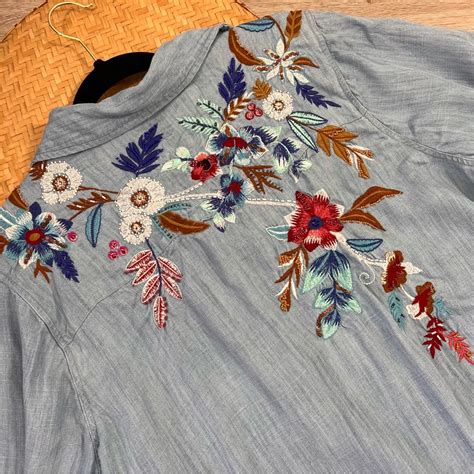 Soft Surroundings Embroidered Chambray Tunic Blouse Gem