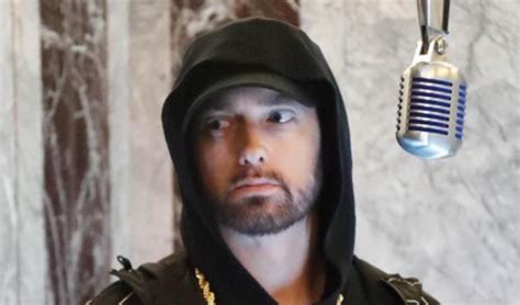 HOMEM QUE INVADIU CASA DE EMINEM TINHA PLANO PARA MATAR O CANTOR
