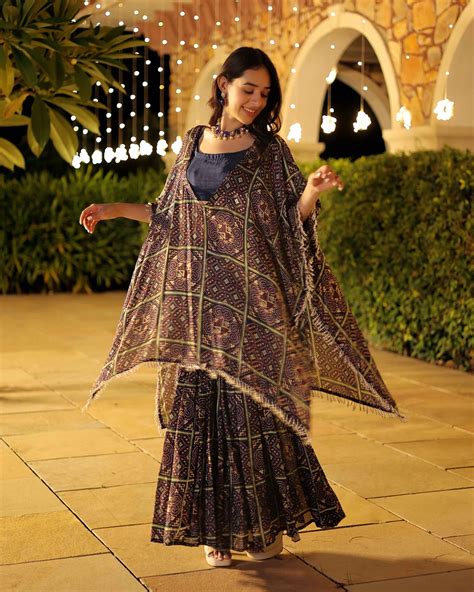 Shop Beryl Blue Printed Silk Coord Set For Women Online In India At Aachho