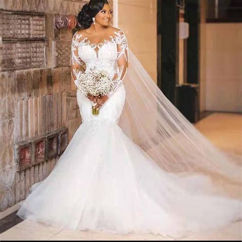 Long Sleeve Mermaid Scoop Neck Chapel Train Wedding Dress With Appliqu
