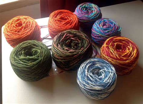 Prairie St. Quilts: Knit me, knit me!!