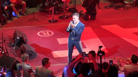 Alejandro Fernández regreso con concierto a Monterrey Telediario México